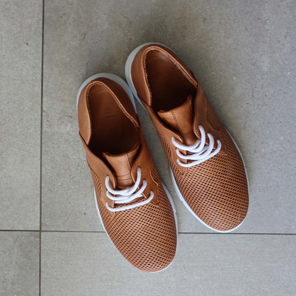 Elska Vayah Solid Tan Sneakers – Bstore