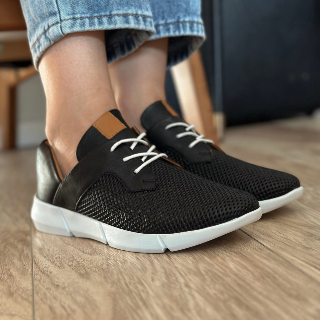 Elska Vayah Solid Black Sneakers – Bstore